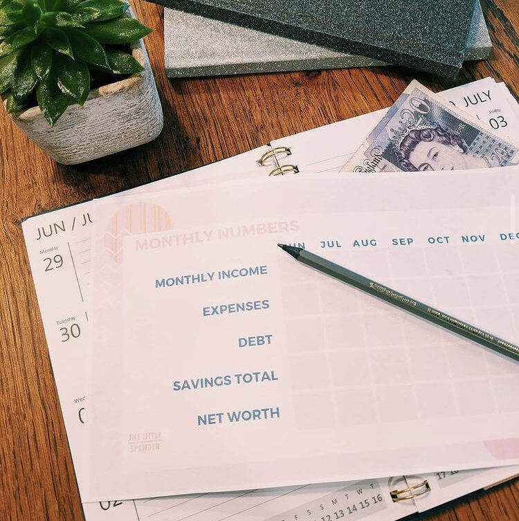 Top 11 Influencers Every Freebie-Hunter Needs To Follow | Latest Free ...